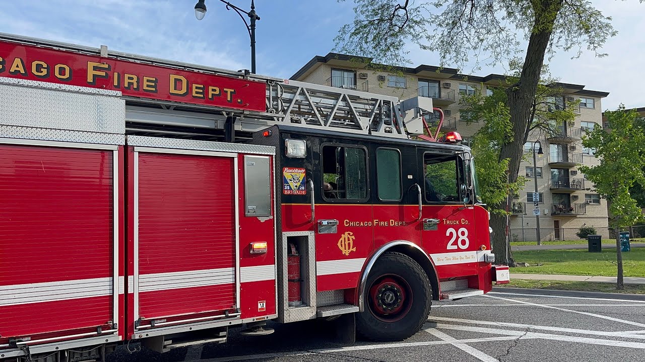 Chicago fire department Change of quarters & medical response - YouTube
