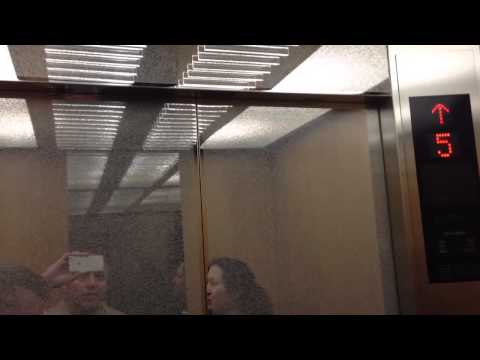 Japan / Tokyo  Winda elevatot