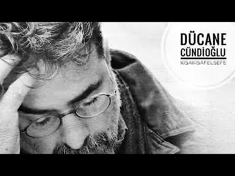 Dücane Cündioğlu: “Aşk senin karar vermen gereken bir şey değildir. Aşk seni bulmalı.”