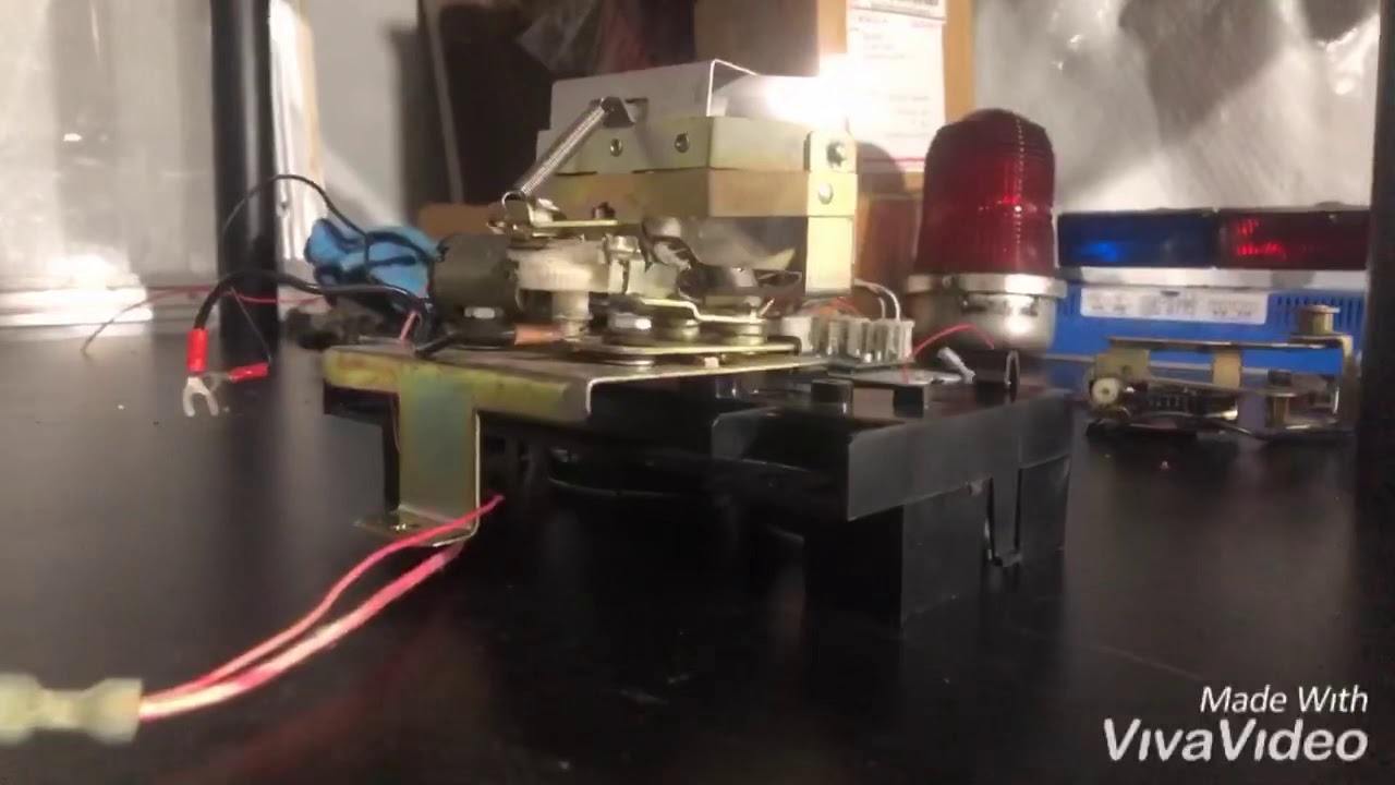 Federal Signal TCL Traffic Clearing Light - YouTube