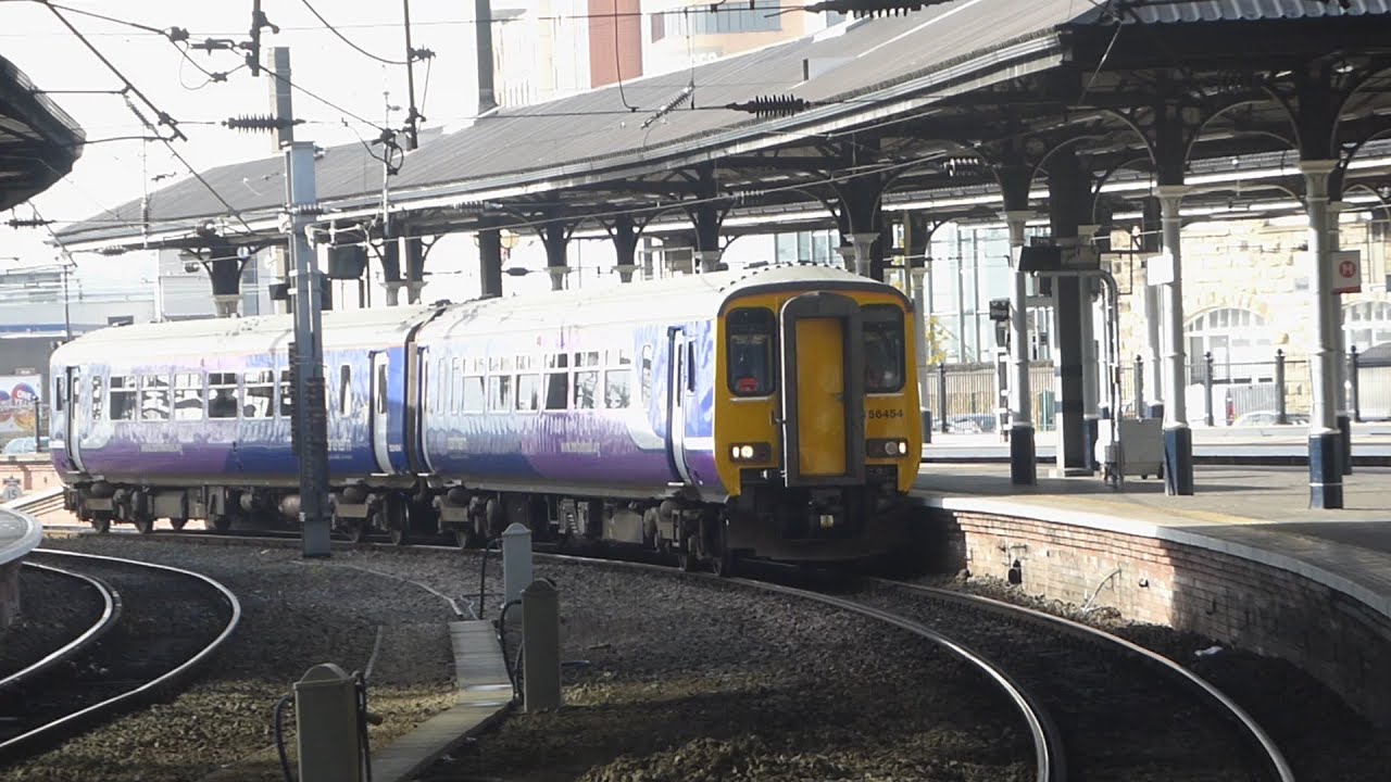 Northern Class 156 passes Newcastle (28/9/15) - YouTube