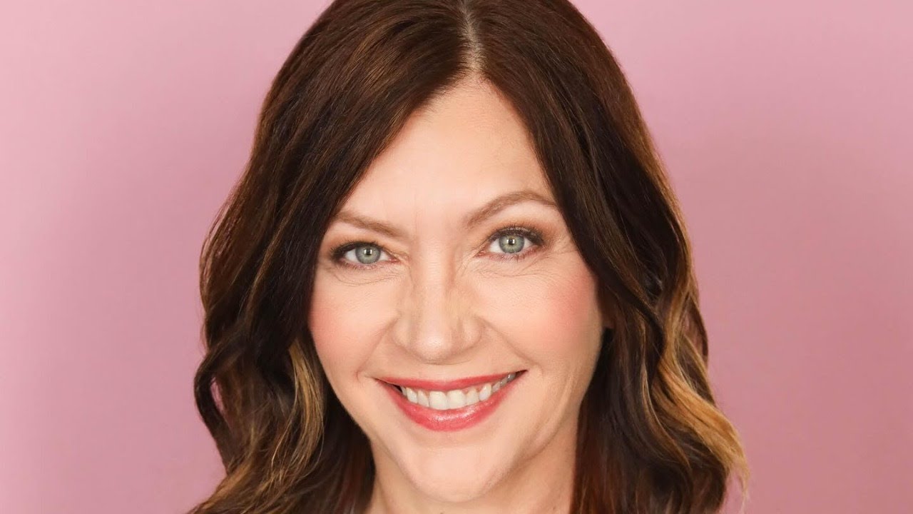 8 Questions with.........actress Leslie Ivarson (American Trash) - YouTube