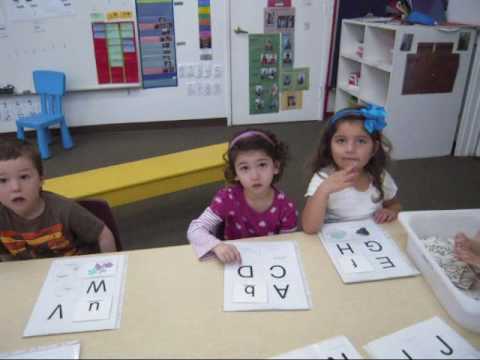 jeu des lettres de l'alphabet.wmv - YouTube