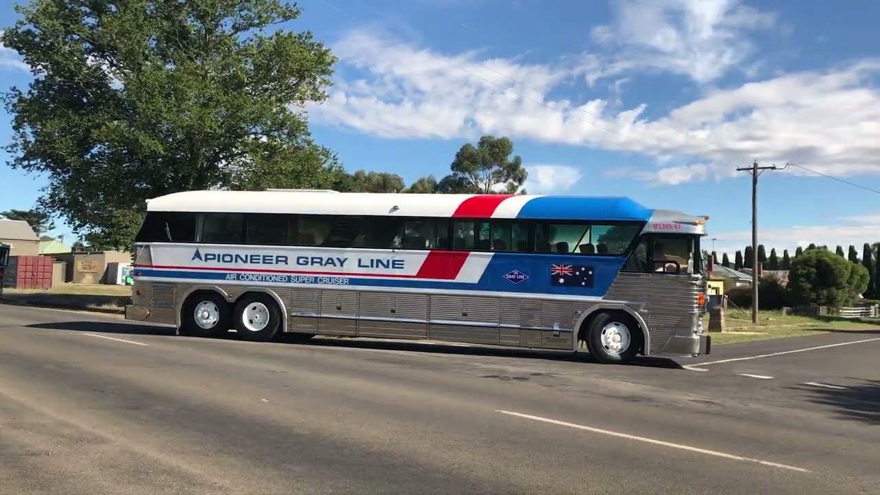 MCI MC7 (1972 Model) and MCI MC8 (1976), Clarkefield and Romsey VIC ...