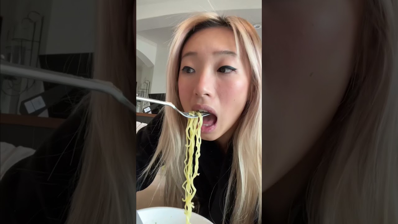 Try 7-Eleven Ramen with MsMunchie #shorts - YouTube
