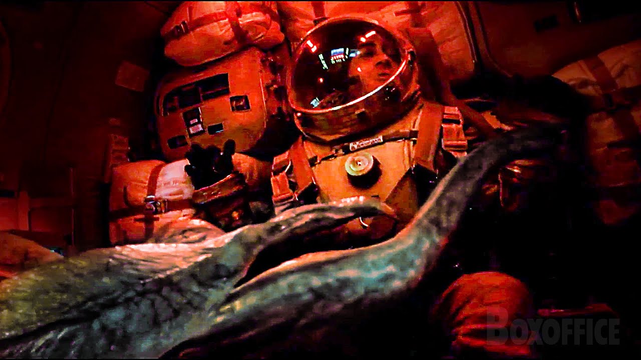 Jake Gyllenhaal VS Brutto polpo alieno | Life: Non oltrepassare il ...