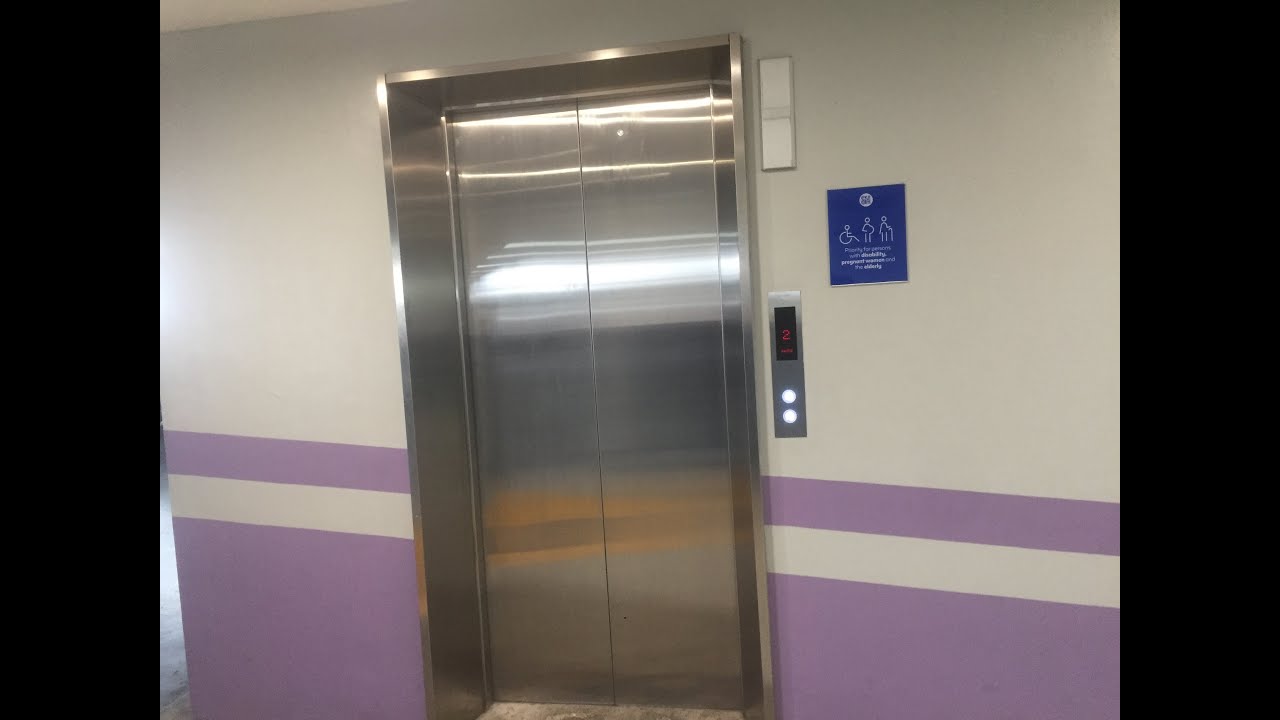Hyundai WBSS1 Elevator at SM City Clark (North Parking, East Side) in ...