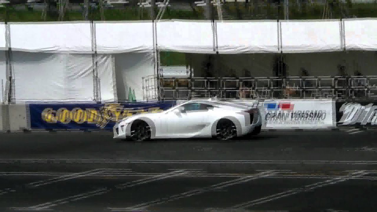 2011年6月4日 D1GPお台場 おまけ？LFAドリフトby飯田彰 - YouTube