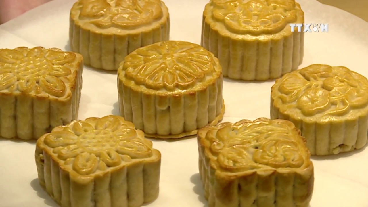 DIY moon cake – nice experience on Full Moon Festival - YouTube