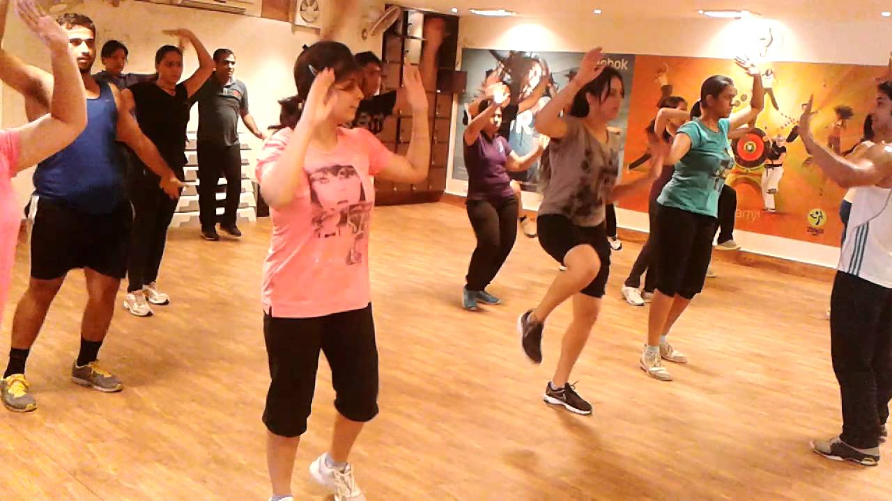 Zumba at samsaraa fitness figure join d party - YouTube