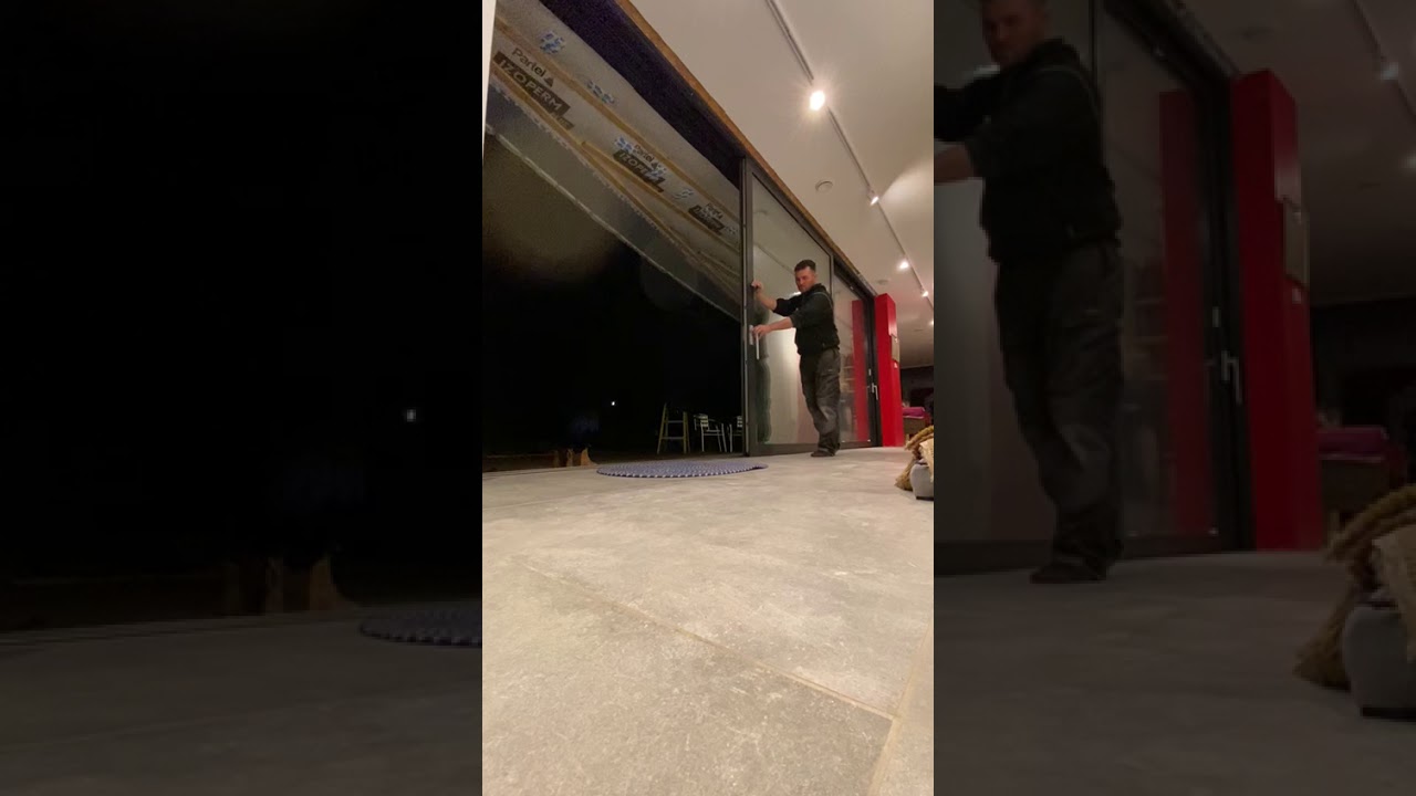 CP130 CP155 Reynaers Lift and Slide Operation - YouTube