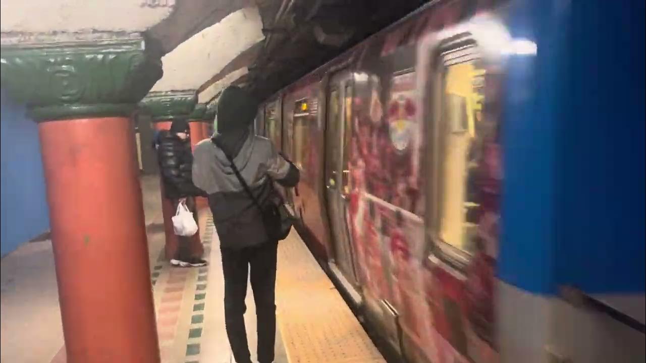 PATH: Hoboken Bound PA5 HOB-WTC Line Train arriving Newport - YouTube