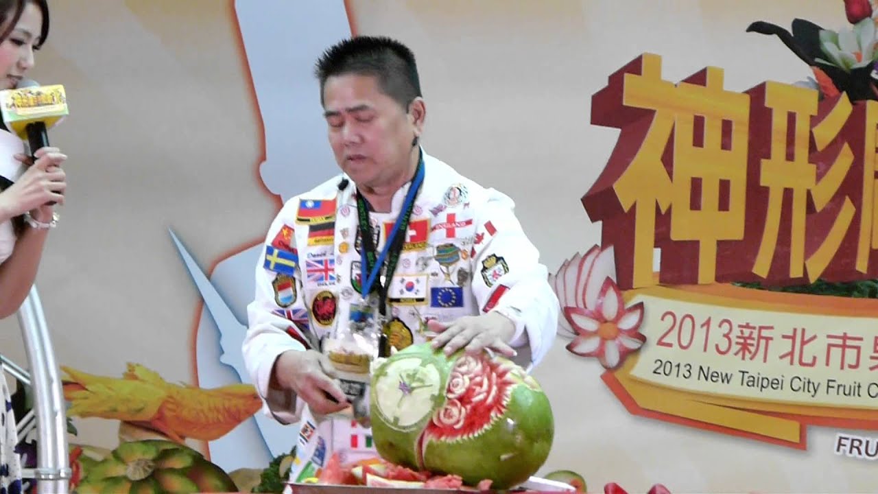果雕大師示範 英國David Loh(Melon Man) - YouTube