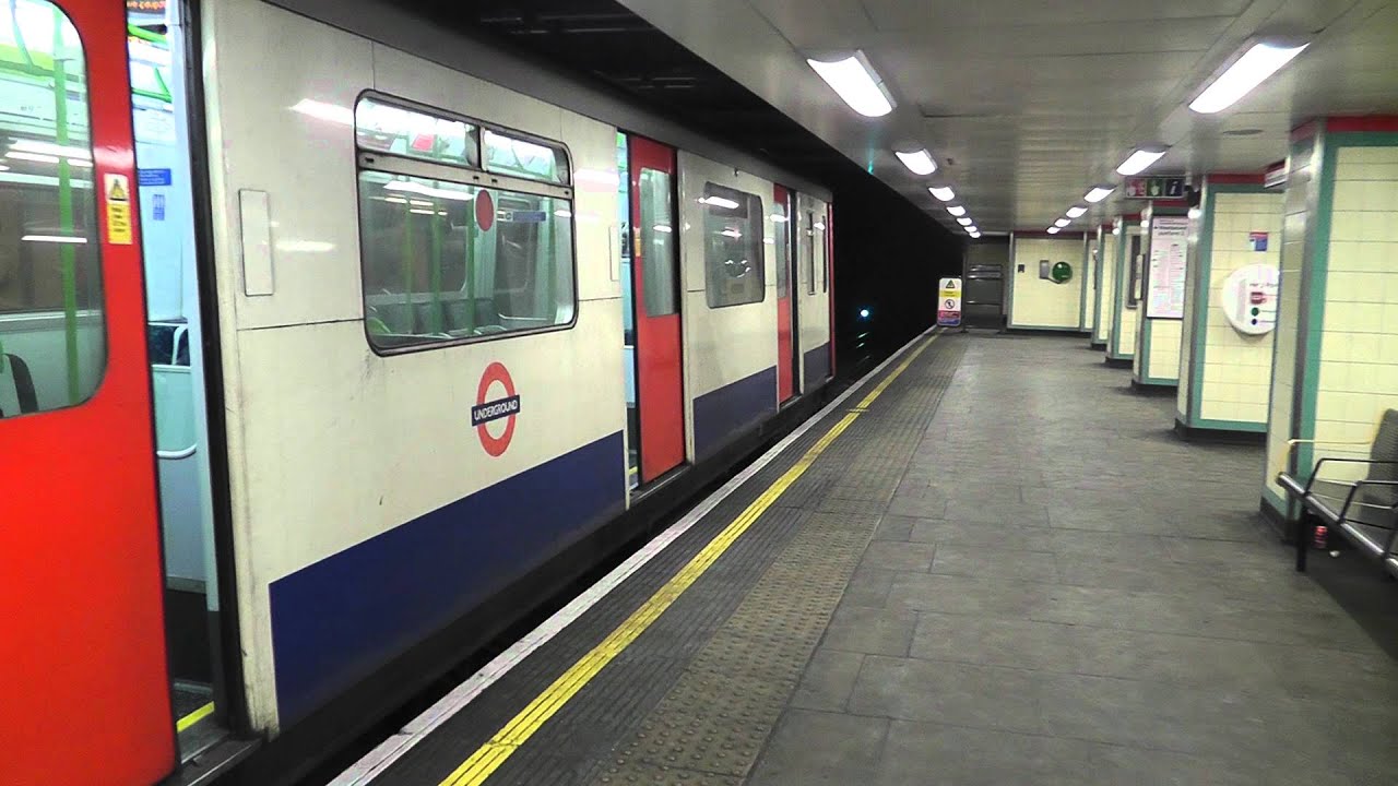 District & Central Lines @ Mile End both Heading to Ealing Broadway ...