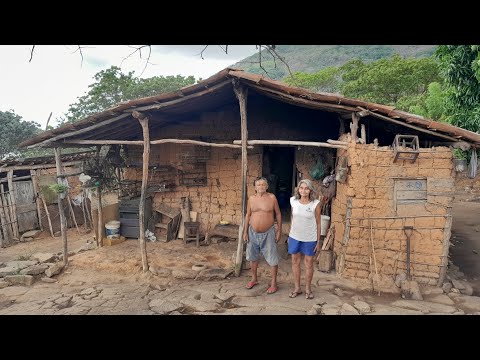ELES VIVEM ISOLADOS SEM ENERGIA ELÉTRICA A MAIS DE 70 ANOS