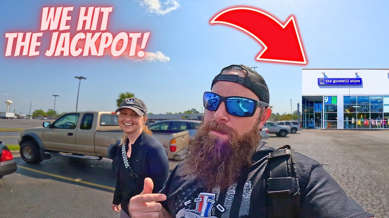 We walked into Goodwill and made hundreds a minute! - YouTube