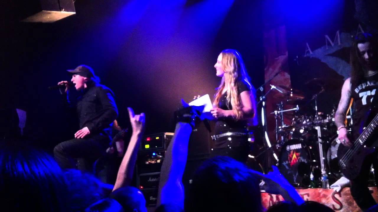 Sabrina Valentine preforming with Amaranthe live 2013 - YouTube