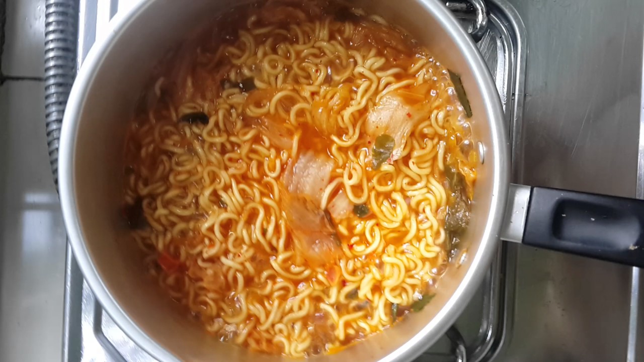 Korean Clay Pot Ramyun - YouTube