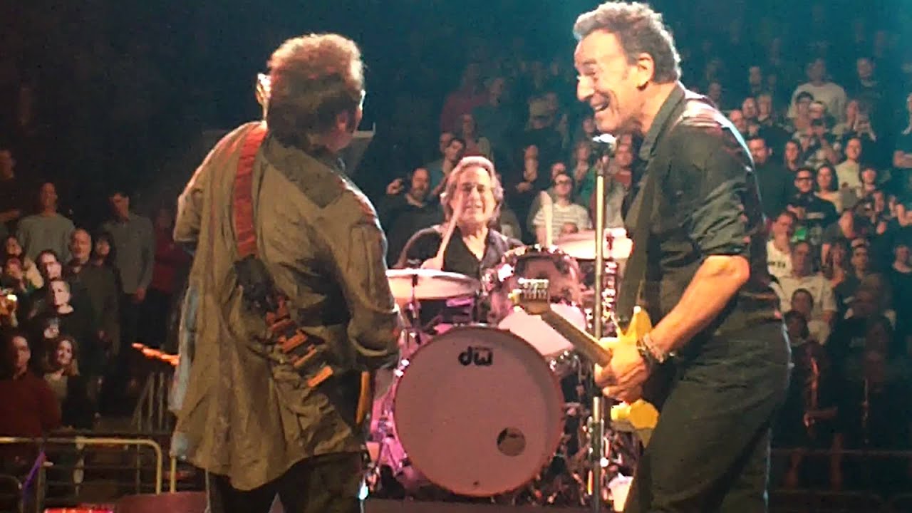 Bruce Springsteen Thundercrack 03/29/12 Philadelphia PA - YouTube