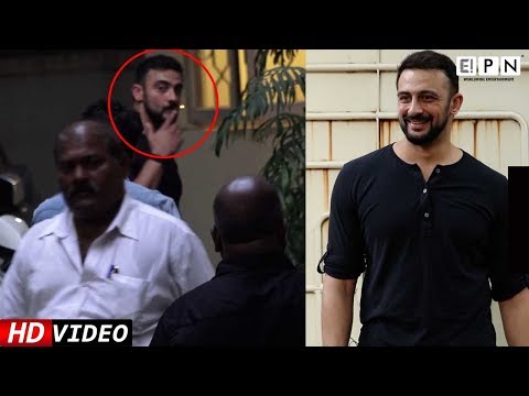 Blackmail: Arunoday Singh SMOKES In Front Of Media | Prime Bollywood | EPN