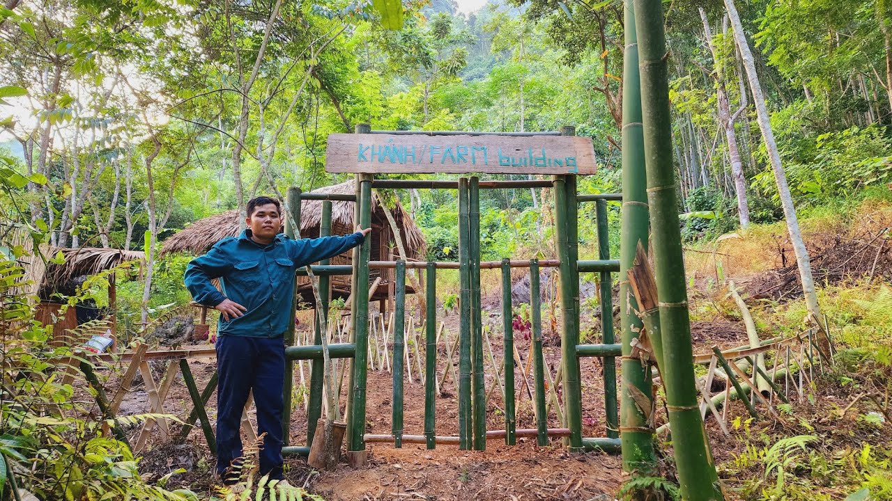 Process of making bamboo gates and decorating the farm - YouTube