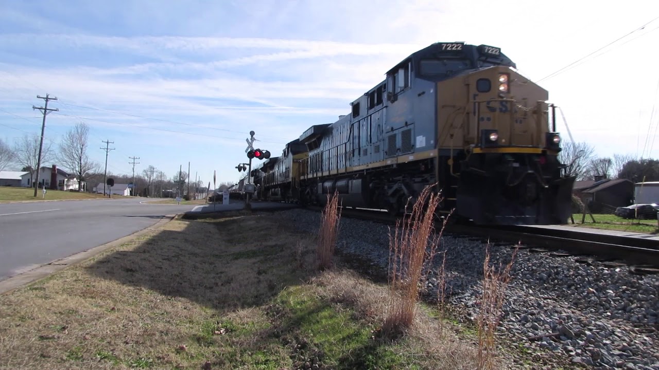 CSX CM44AC 7222 Leads Empty Ethanol Train - YouTube