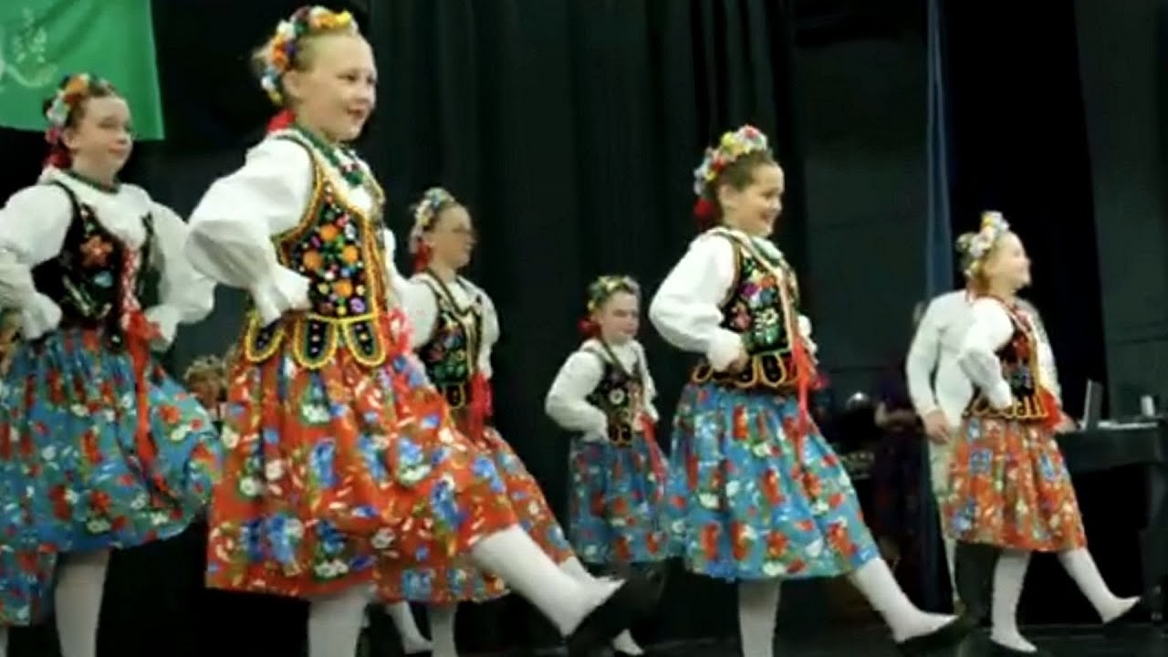Polish kids celebrate escaping World War II! - YouTube