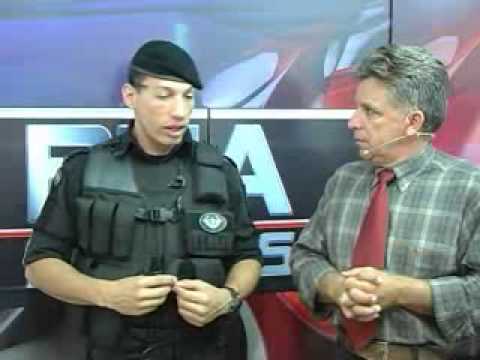 Parte 1 - Entrevista com Cap. Santiago do BOPE e Cap. PM Soares 11-02-11.wmv - YouTube