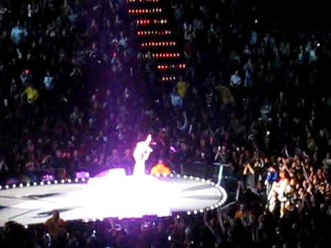 Black Eyed Peas-Fergalicious-Glamorous-Big Girls Don't Cry-2/12/10 ...