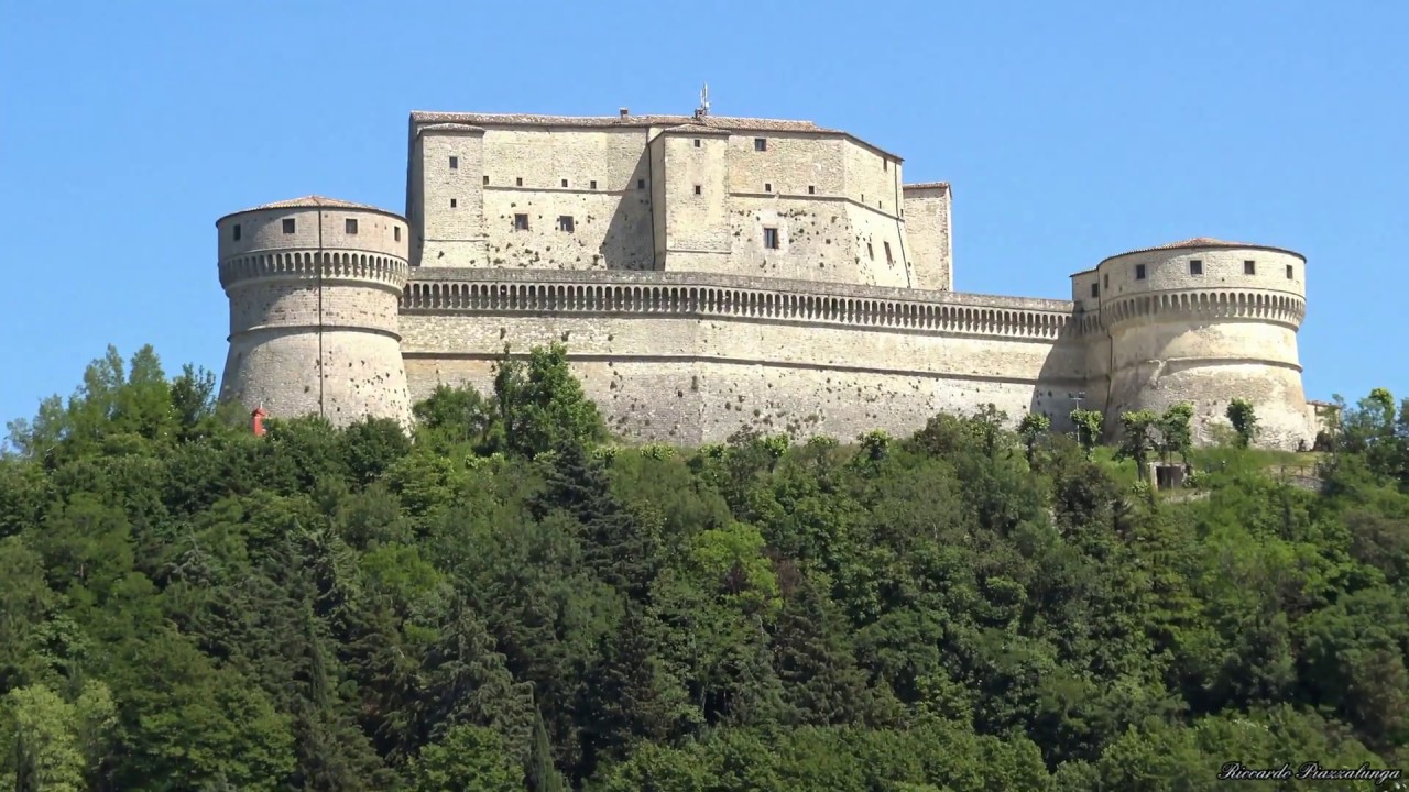 "San Leo e la Rocca". Rimini. Italia in 4K - YouTube