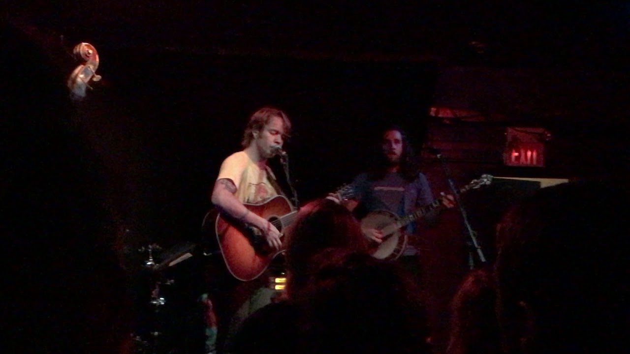 Red Rocking Chair - Billy Strings - YouTube