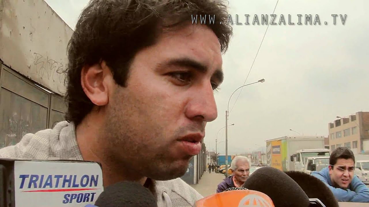 Claudio Velázquez habla de su situación contractual - YouTube