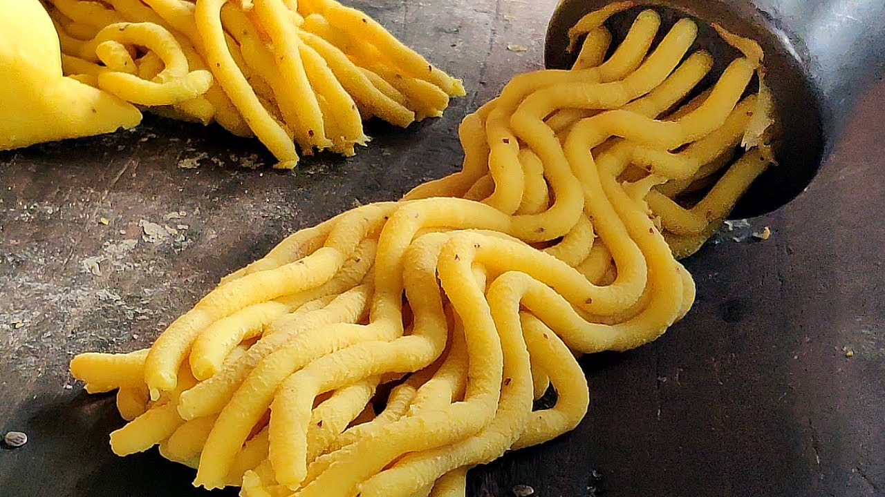 Chegodilu Recipe | Andhra Festival Sweets Making | Making Gavvalu ...