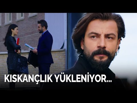 Emir, Reyhan'ın hocasını kıskanıyor | Yemin 158. Bölüm