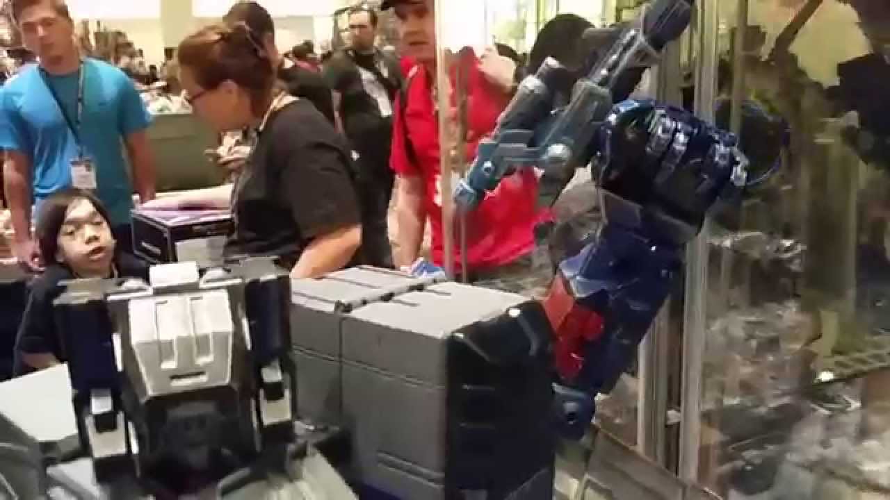 Custom Fort Max Bludgeon Hot Rod etc - Transformers BOTCON 2014 - YouTube