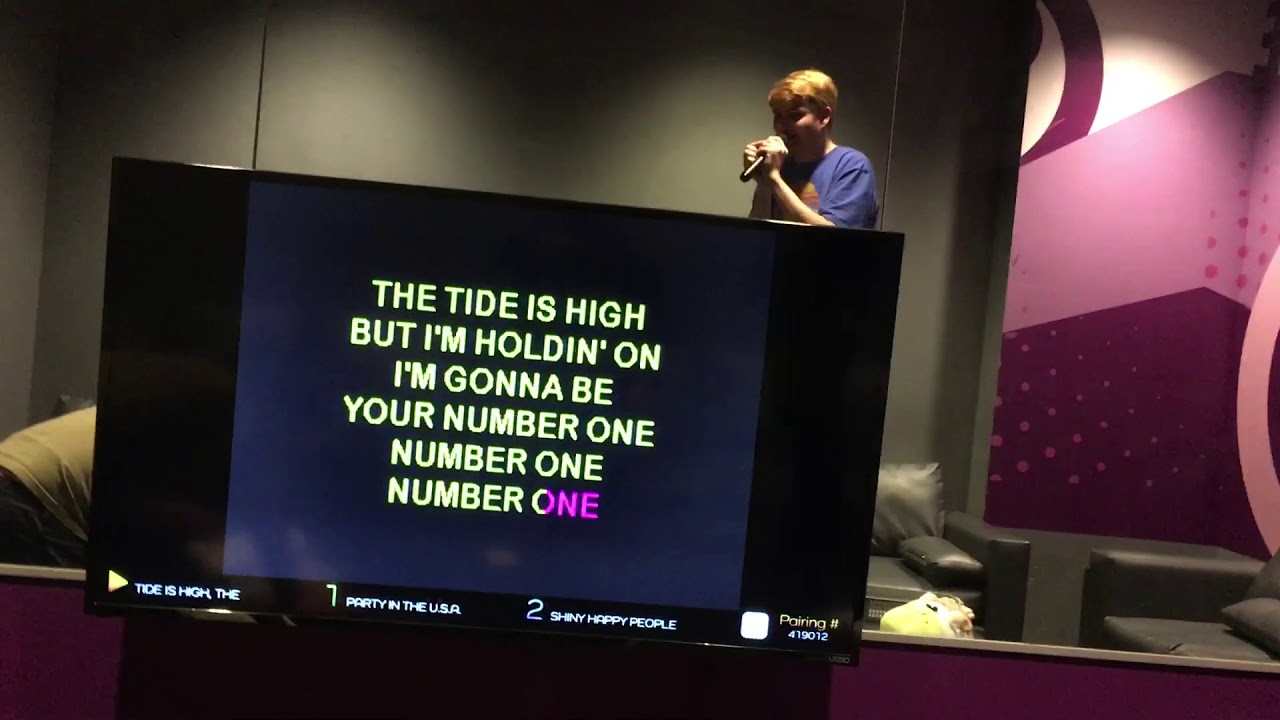 Karaoke song at round 1 San Jose - YouTube
