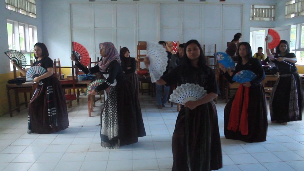 SENI BUDAYA_ Tari X IPA 3 Tidi Lo Oayabu 2016 - YouTube