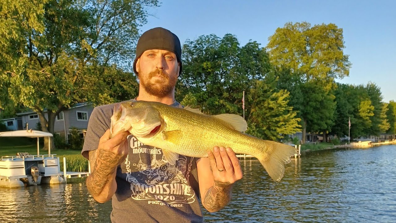 Bass fishing Indiana AWSOME!!!! DAY!!!!! - YouTube