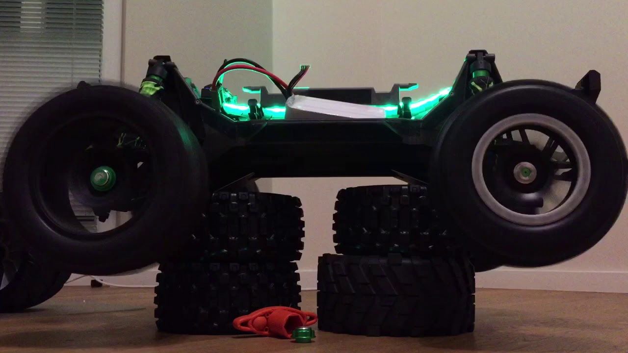 MadMax V1 vs MX43 ballooning test, Xmaxx TP5860 1/2 throttle 50mph ...