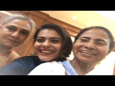 Who has whiter teeth? Kajol and Mamata Banerjee’s smiley selfie - YouTube