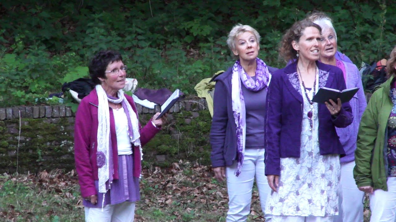 20110621 2127vrouwenkoor Elisabeth Bas DuinKruidberg - YouTube