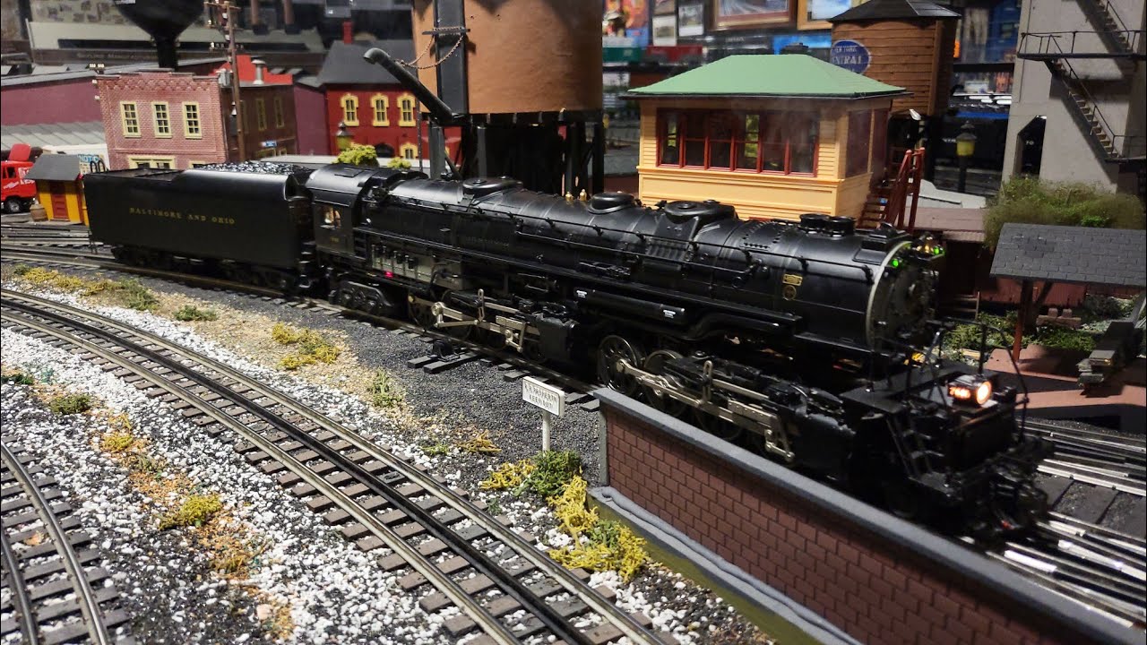 Slow Speed - Lionel TMCC B&O EM-1 #7616 at Corner Field Model Railroad ...