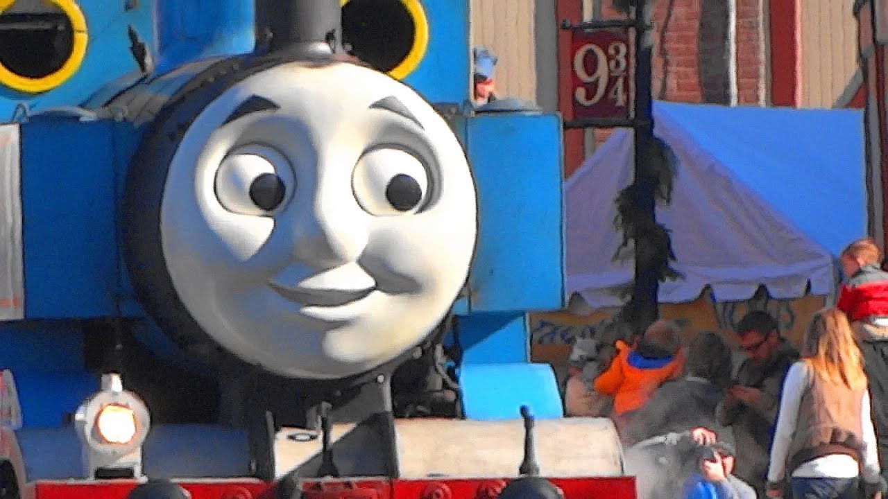 Thomas The Tank Pulling Into The Station - YouTube