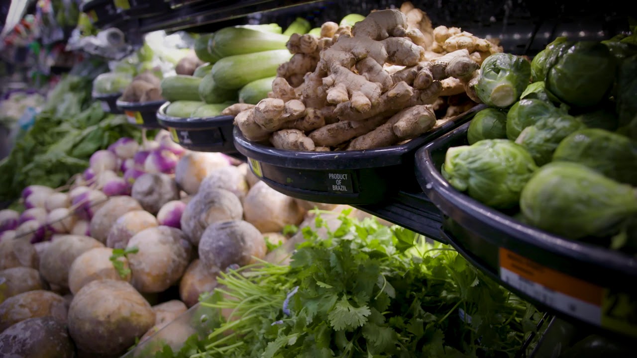 Food For Less Treats Its Customers Like Family - YouTube