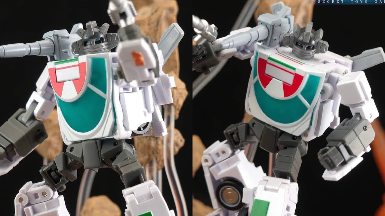 New transformers wheeljack g1 action figure by new age toys in hand ...