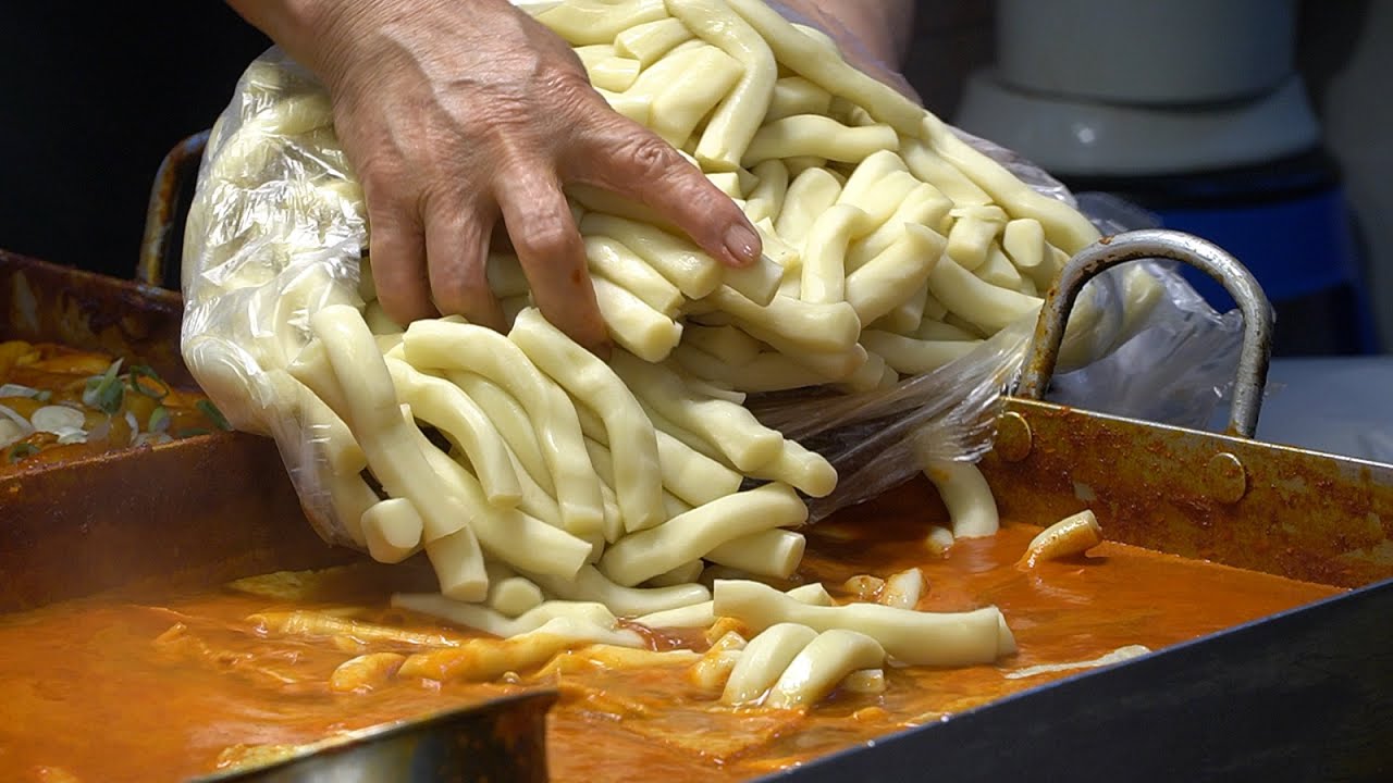 the original Tteokbokki and big size Fried foods - Korean street food ...