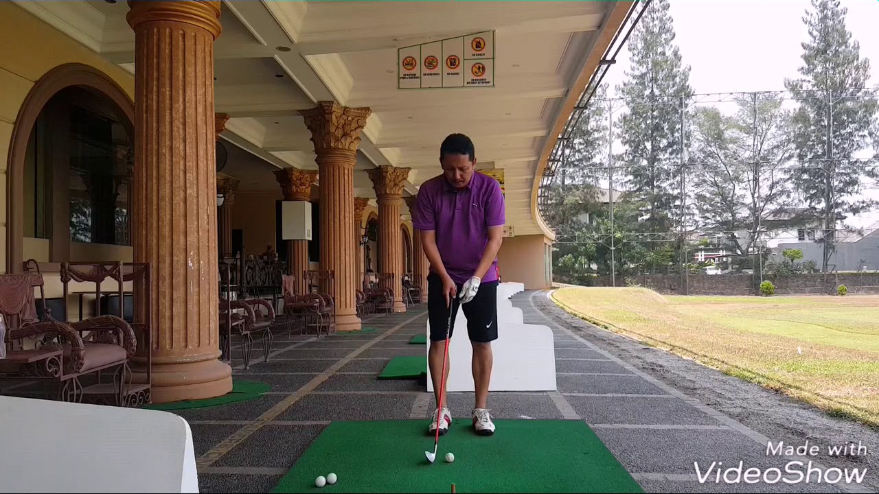 Practice swing at Melia Driving Range Cibubur - YouTube