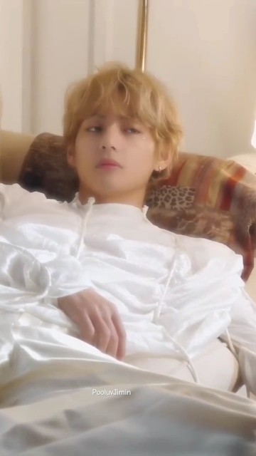 Ahista ahista hum tumhare hue ️ Kim Taehyung 💜 #bts #taehyung #btsarmy #v #shorts - YouTube