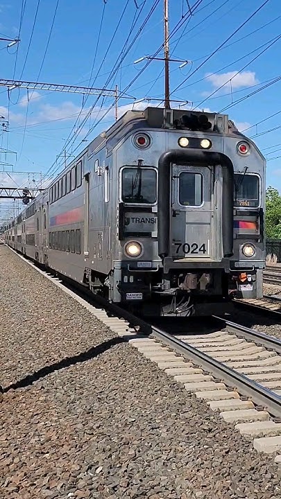 NJT Multilevel Cab Car #7024 Crossing Sequence Hornshow With Nice Quills at Jersey Ave #shorts # ...