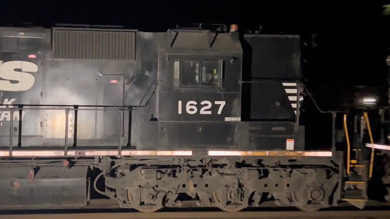 [HD] EX N&W high hood SD40-2 #1627 trails on V08 Northbound! 4/5/24. - YouTube
